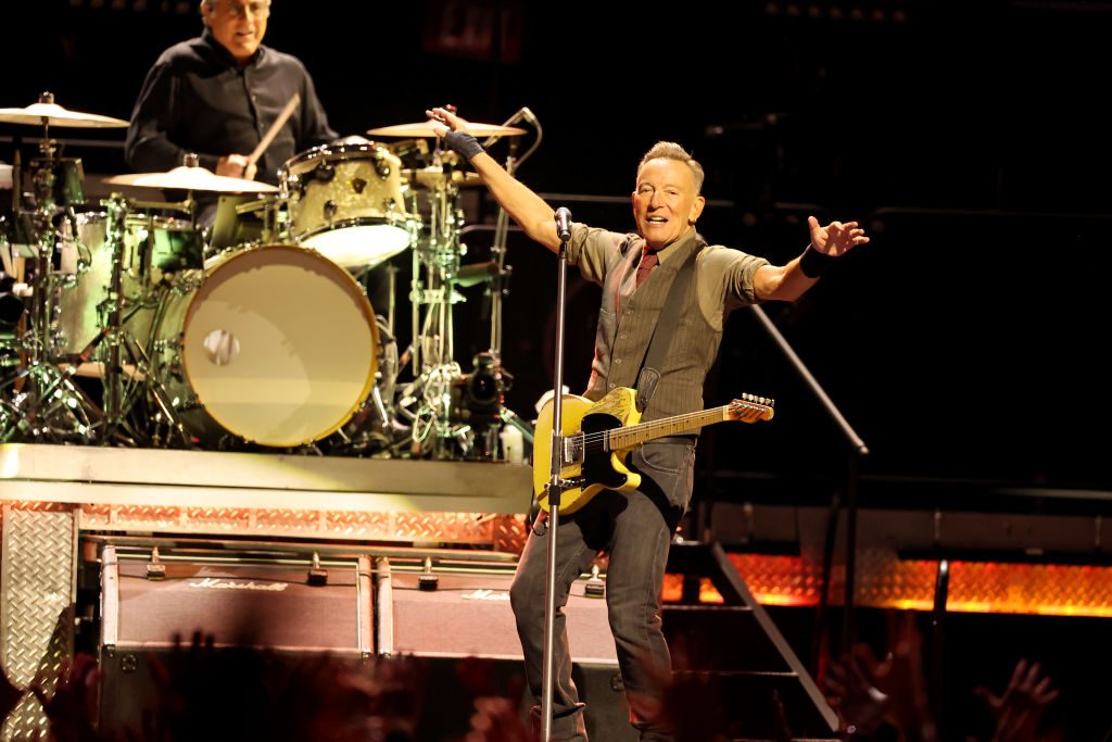Bruce Springsteen Rocks the Forum: Live Review
